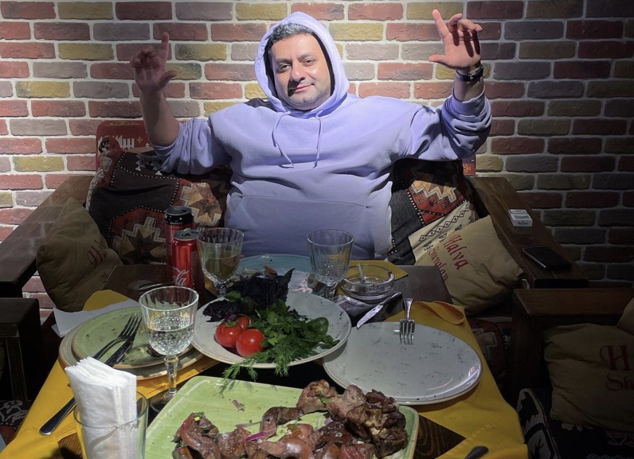 Azərbaycanlı aktyor: "Pandemiya başlayandan bu günə kimi 11 kq kökəlmişəm"