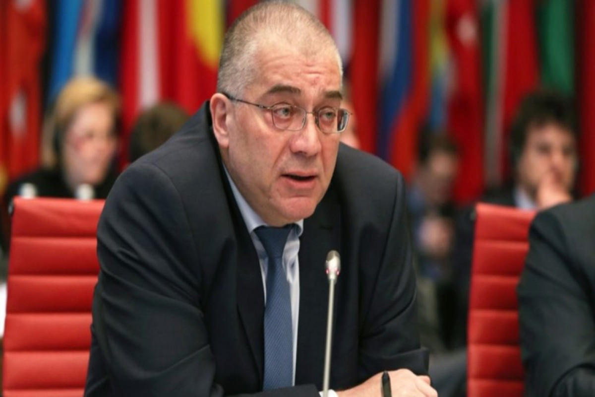 Araz Əzimov: "Ukraynadakı vəziyyət ciddi narahatlıq doğurur"