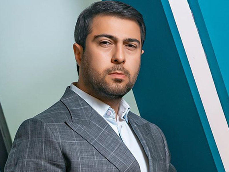 Namiq Qaraçuxurlu bahalı maşın alıb