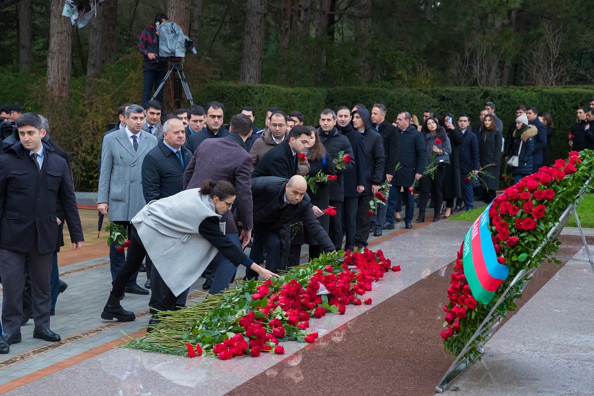 Azerbaijani state and government officials commemorated memory of National Leader Heydar Aliyev ...